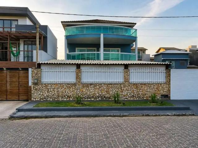 Casa / Sobrado para Venda em Cabo Frio/RJ Foguete 5 Quartos