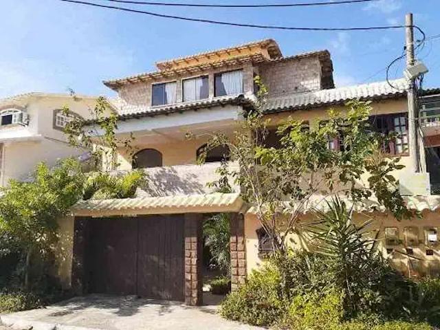 Casa / Sobrado para Venda em Cabo Frio/RJ Foguete 8 Quartos