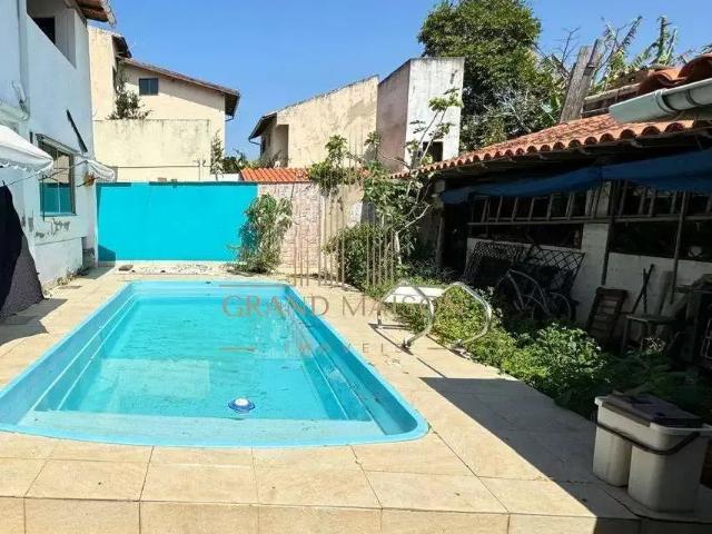 Casa / Sobrado para Venda em Cabo Frio/RJ Jardim Excelsior 6 Quartos