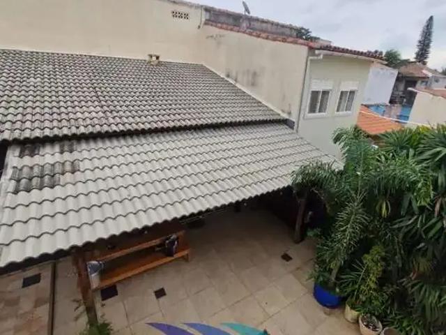 Casa / Sobrado para Venda em Cabo Frio/RJ Jardim Flamboyant 3 Quartos