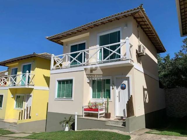 Casa / Sobrado para Venda em Cabo Frio/RJ Maria Joaquina 4 Quartos
