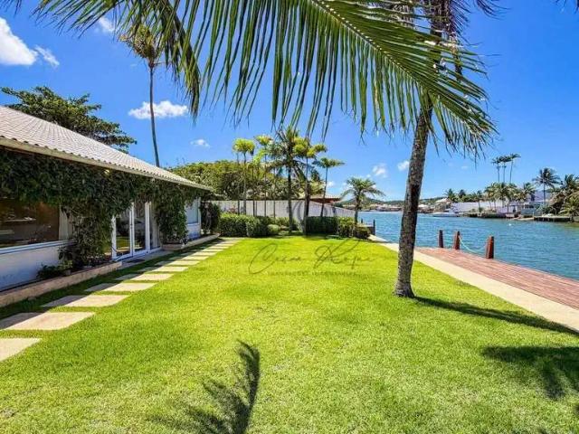 Casa / Sobrado para Venda em Cabo Frio/RJ Ogiva 4 Quartos
