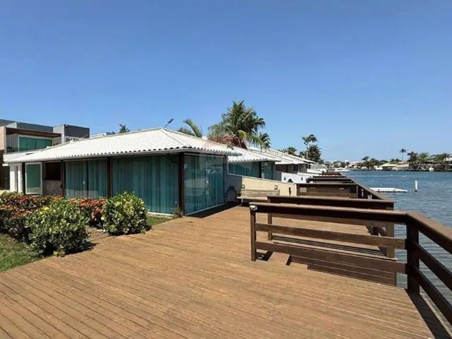 Casa / Sobrado para Venda em Cabo Frio/RJ Ogiva 5 Quartos