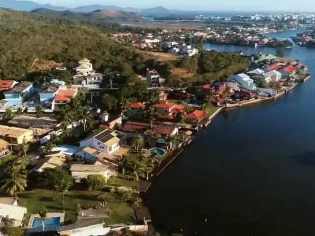 Casa / Sobrado para Venda em Cabo Frio/RJ Ogiva