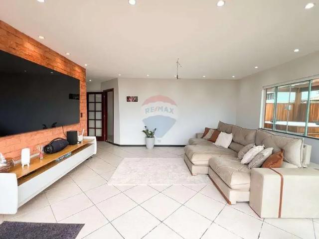 Casa / Sobrado para Venda em Cabo Frio/RJ Ogiva 3 Quartos