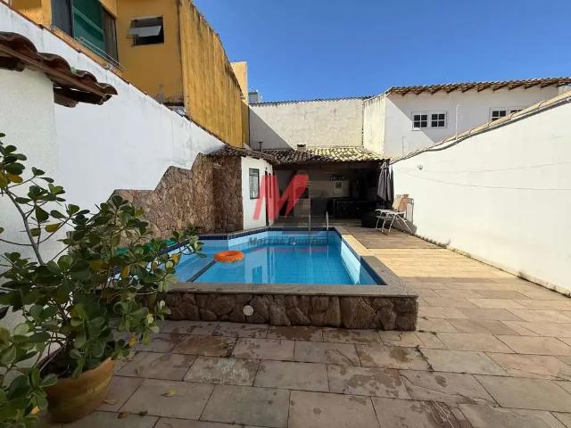 Casa / Sobrado para Venda em Cabo Frio/RJ Palmeiras 3 Quartos