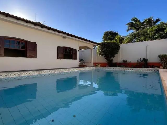 Casa / Sobrado para Venda em Cabo Frio/RJ Palmeiras 3 Quartos