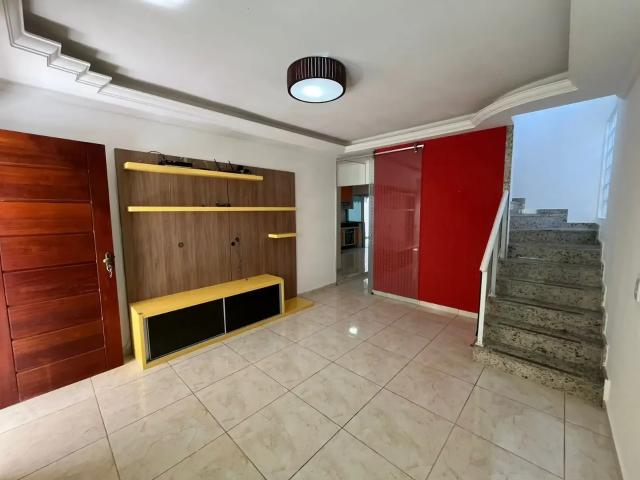 Casa / Sobrado para Venda em Cabo Frio/RJ Palmeiras 2 Quartos