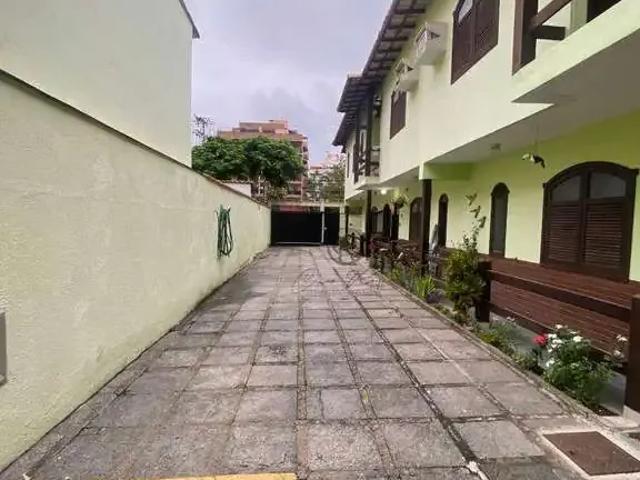 Casa / Sobrado para Venda em Cabo Frio/RJ Passagem 2 Quartos