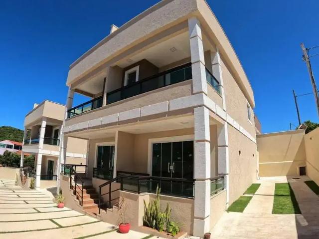 Casa / Sobrado para Venda em Cabo Frio/RJ Peró 2 Quartos