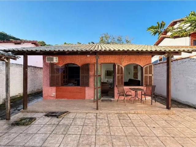 Casa / Sobrado para Venda em Cabo Frio/RJ Peró 2 Quartos