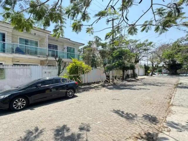 Casa / Sobrado para Venda em Cabo Frio/RJ Portinho 3 Quartos
