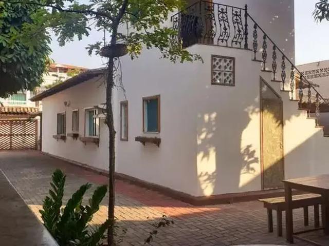 Casa / Sobrado para Venda em Cabo Frio/RJ Praia do Siqueira 4 Quartos