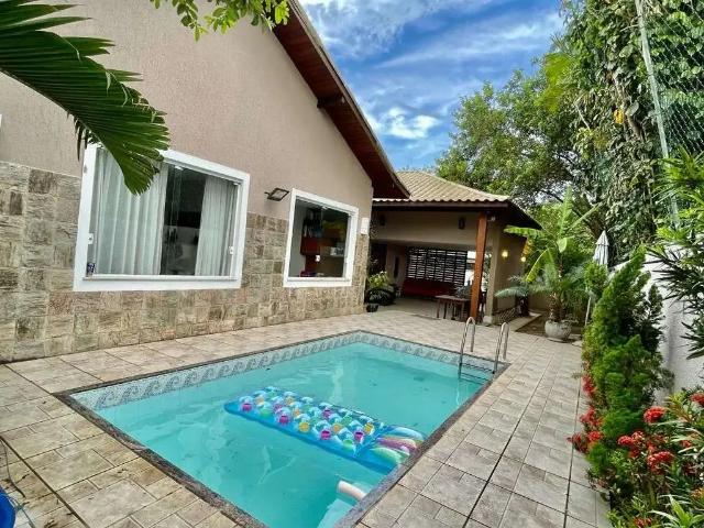 Casa / Sobrado para Venda em Cabo Frio/RJ Praia do Siqueira 4 Quartos