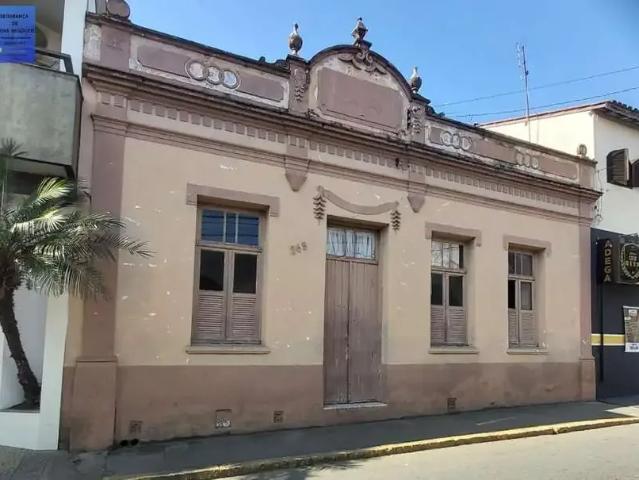 Casa / Sobrado para Venda em Cachoeira Paulista/SP Centro 4 Quartos