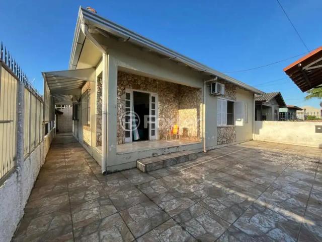 Casa / Sobrado para Venda em Cachoeirinha/RS Parque da Matriz 3 Quartos