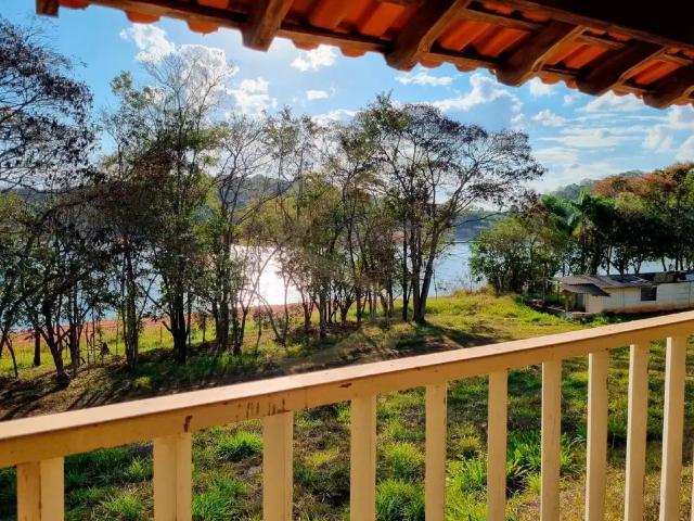 Casa / Sobrado para Venda em Caconde/SP Represa da Graminha 3 Quartos