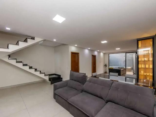 Casa / Sobrado para Venda em Caieiras/SP Laranjeiras 3 Quartos