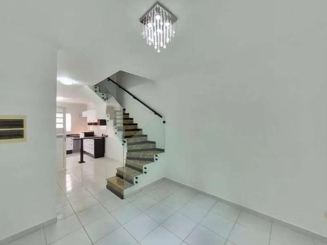 Casa / Sobrado para Venda em Caieiras/SP Laranjeiras 3 Quartos