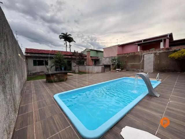 Casa / Sobrado para Venda em Caldas Novas/GO Turista II 4 Quartos