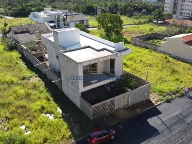 Casa / Sobrado para Venda em Caldas Novas/GO Bandeirante 5 Quartos