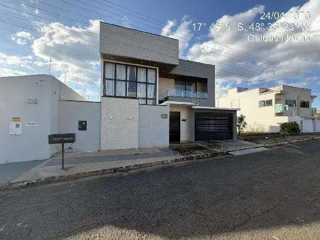 Casa / Sobrado para Venda em Caldas Novas/GO Bandeirante 3 Quartos