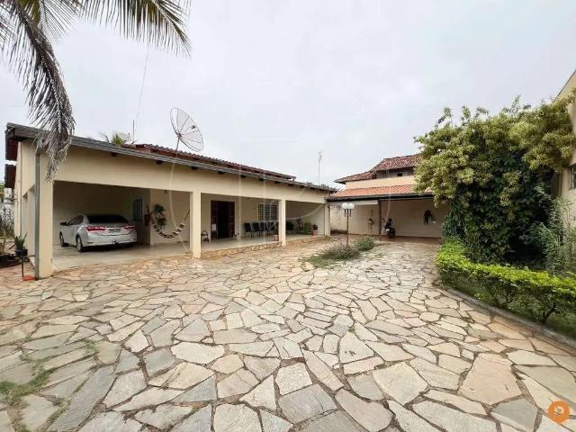 Casa / Sobrado para Venda em Caldas Novas/GO Caldas Do Oeste 6 Quartos