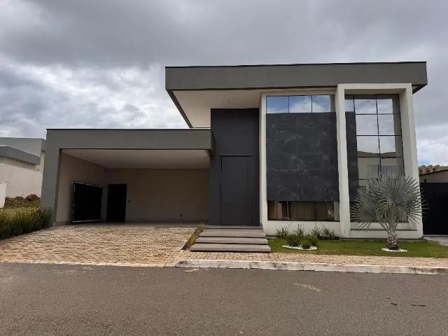 Casa / Sobrado para Venda em Caldas Novas/GO Centro 3 Quartos