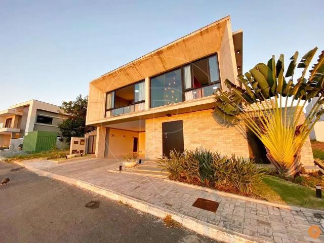 Casa / Sobrado para Venda em Caldas Novas/GO Condomínio Del Fiori 4 Quartos