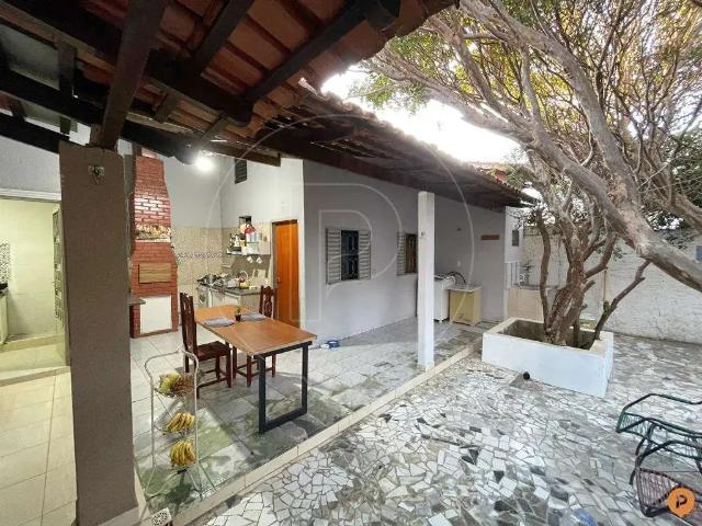 Casa / Sobrado para Venda em Caldas Novas/GO Itaguaí II 4 Quartos