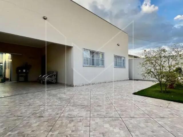 Casa / Sobrado para Venda em Caldas Novas/GO Jardim Serrano 3 Quartos