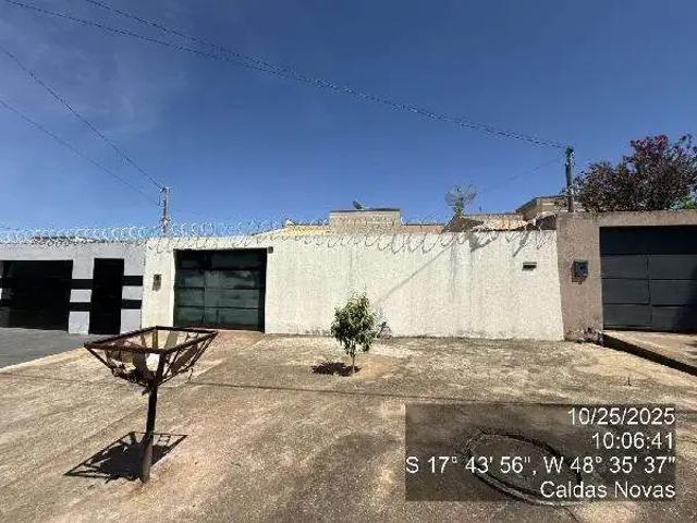 Casa / Sobrado para Venda em Caldas Novas/GO Jardim Prive das Caldas 2 Quartos