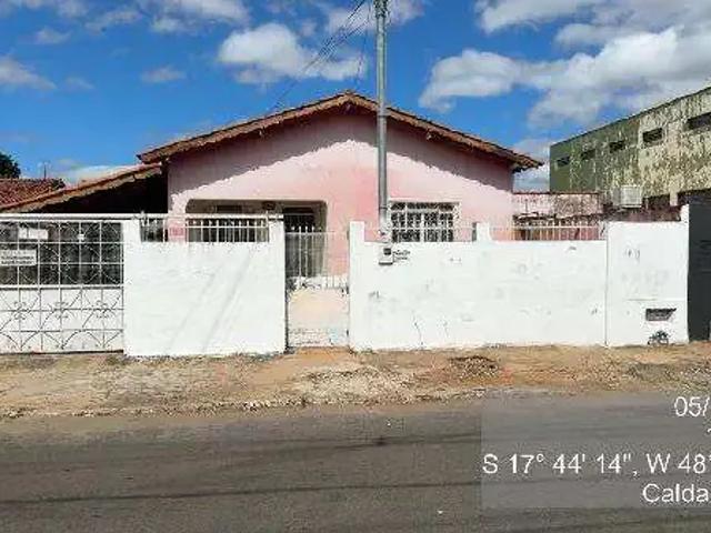 Casa / Sobrado para Venda em Caldas Novas/GO Olegário Pinto 3 Quartos