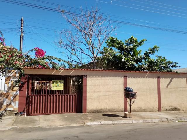 Casa / Sobrado para Venda em Caldas Novas/GO Parque das Brisas 3 Quartos