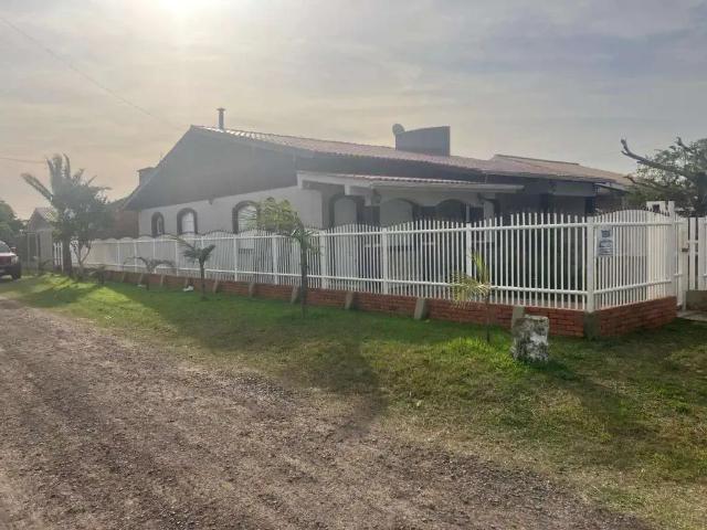 Casa / Sobrado para Venda em Capão da Canoa/RS Arroio Teixeira 3 Quartos