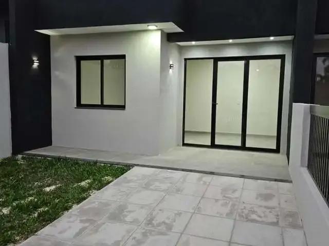 Casa / Sobrado para Venda em Capão da Canoa/RS Capão Novo 2 Quartos