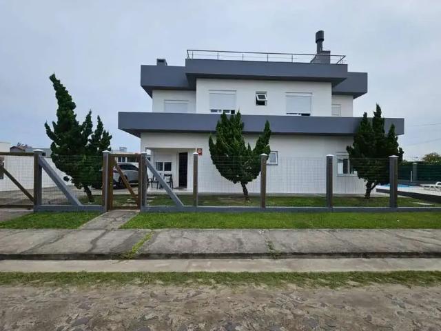 Casa / Sobrado para Venda em Capão da Canoa/RS Capão Novo 4 Quartos