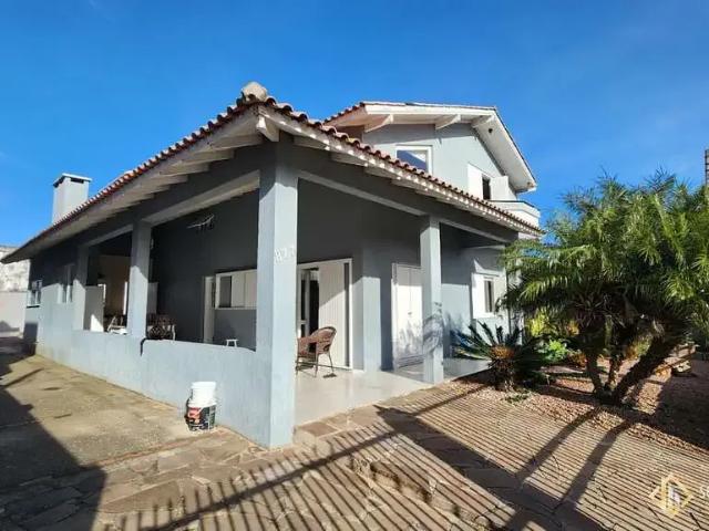 Casa / Sobrado para Venda em Capão da Canoa/RS Centro 4 Quartos
