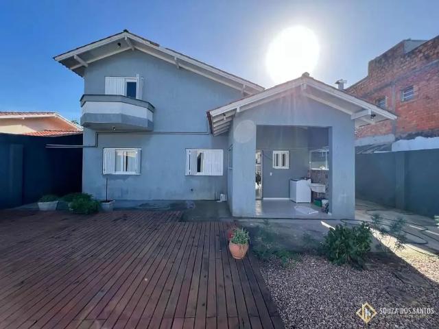 Casa / Sobrado para Venda em Capão da Canoa/RS Centro 4 Quartos