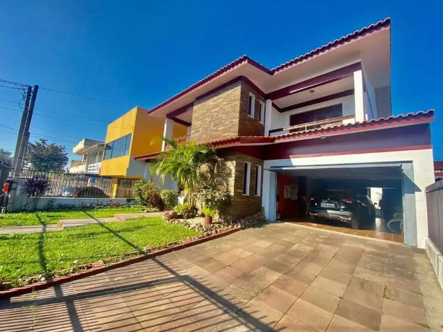 Casa / Sobrado para Venda em Capão da Canoa/RS Centro 5 Quartos