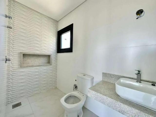 Casa / Sobrado para Venda em Capão da Canoa/RS Centro 5 Quartos