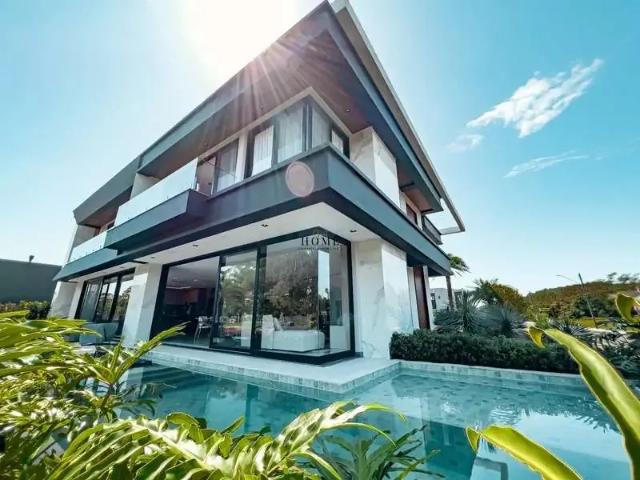 Casa / Sobrado para Venda em Capão da Canoa/RS Centro 6 Quartos