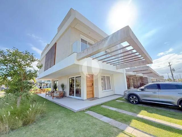 Casa / Sobrado para Venda em Capão da Canoa/RS Condado 4 Quartos