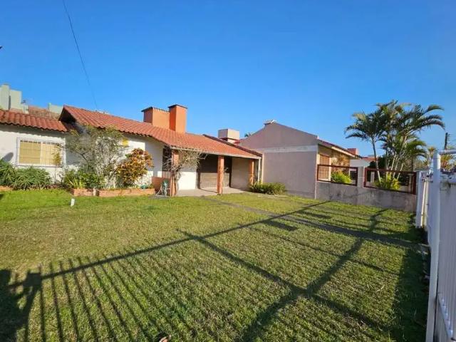 Casa / Sobrado para Venda em Capão da Canoa/RS Posto 4 2 Quartos