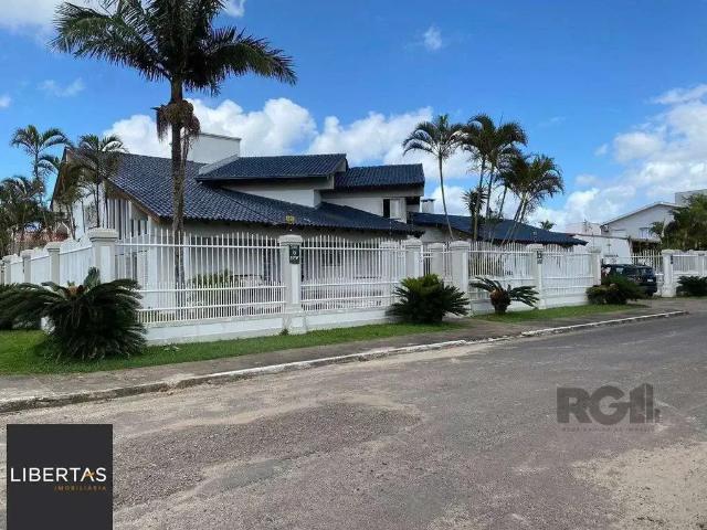 Casa / Sobrado para Venda em Capão da Canoa/RS Zona Nova 4 Quartos