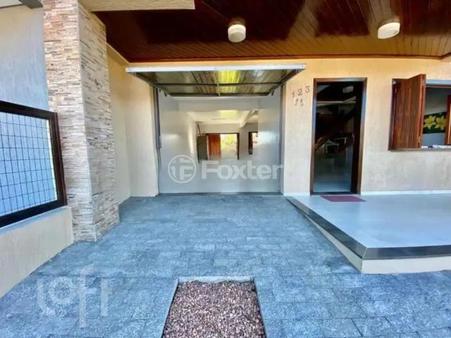 Casa / Sobrado para Venda em Capão da Canoa/RS Zona Nova 3 Quartos