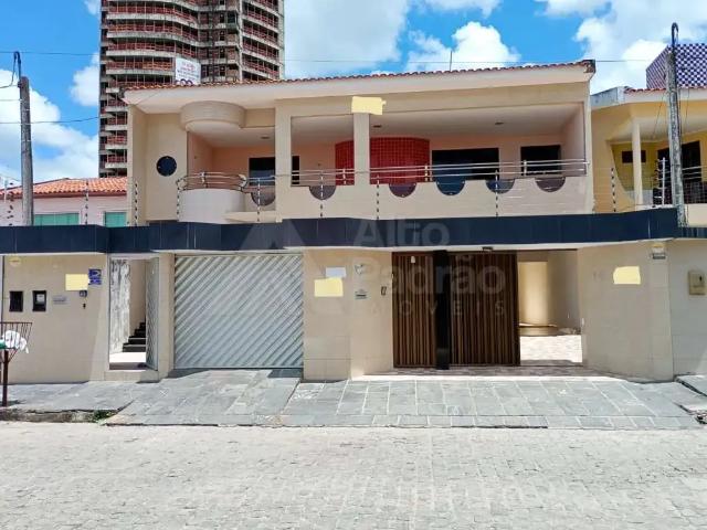 Casa / Sobrado para Venda em Caruaru/PE Universitário 4 Quartos