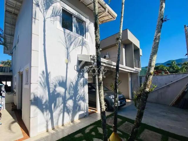 Casa / Sobrado para Venda em Caraguatatuba/SP Capricórnio I 3 Quartos