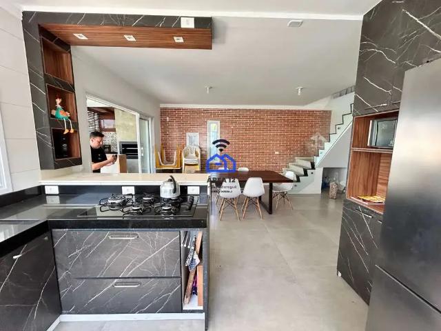 Casa / Sobrado para Venda em Caraguatatuba/SP Capricórnio I 3 Quartos