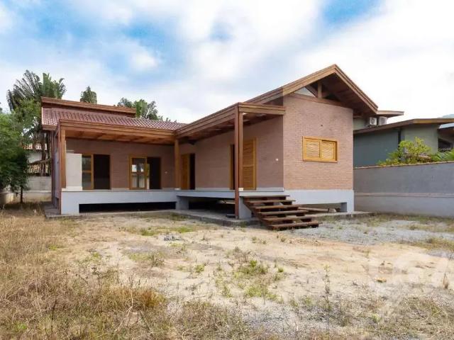 Casa / Sobrado para Venda em Caraguatatuba/SP Capricórnio II 2 Quartos